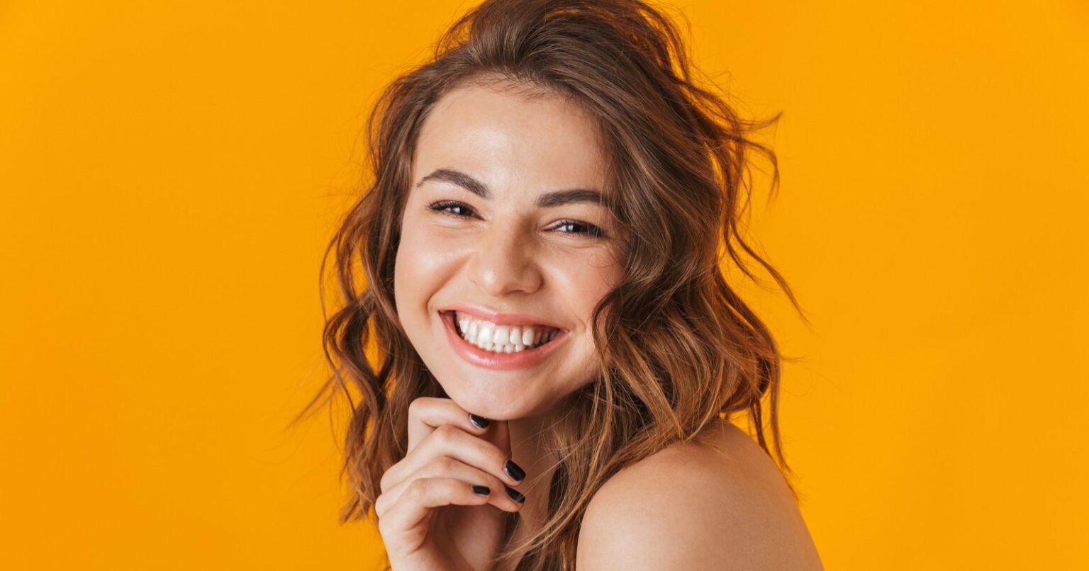 11 Body Language Hacks That Make You Look Genuinely Elegant Hack Spirit 11 Body Language Hacks That Make You Look Genuinely Elegant Hack Spirit