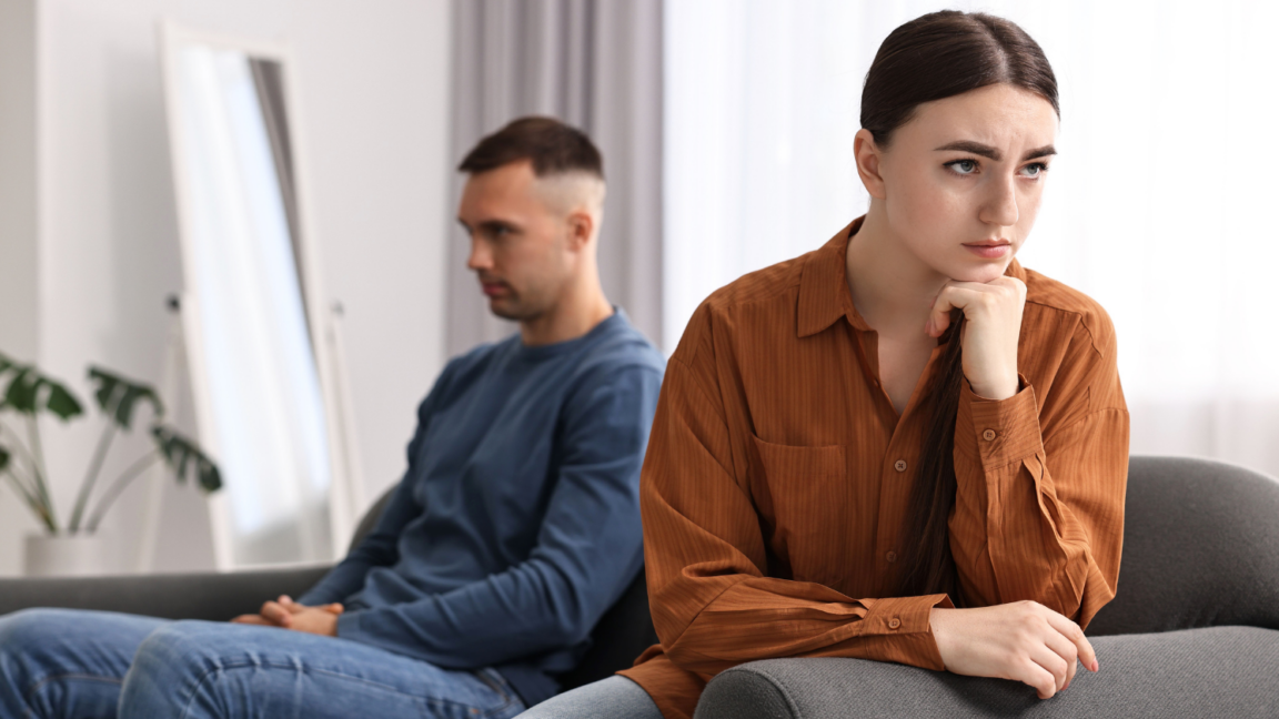 Relationship anxiety: 9 common signs and how you can overcome it